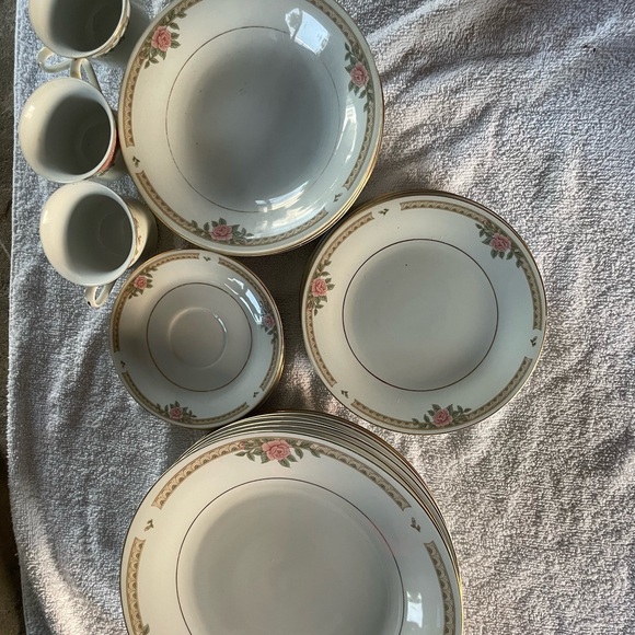 Dining | Elegant Rose Pattern Dinnerware Set Vintage | Poshmark